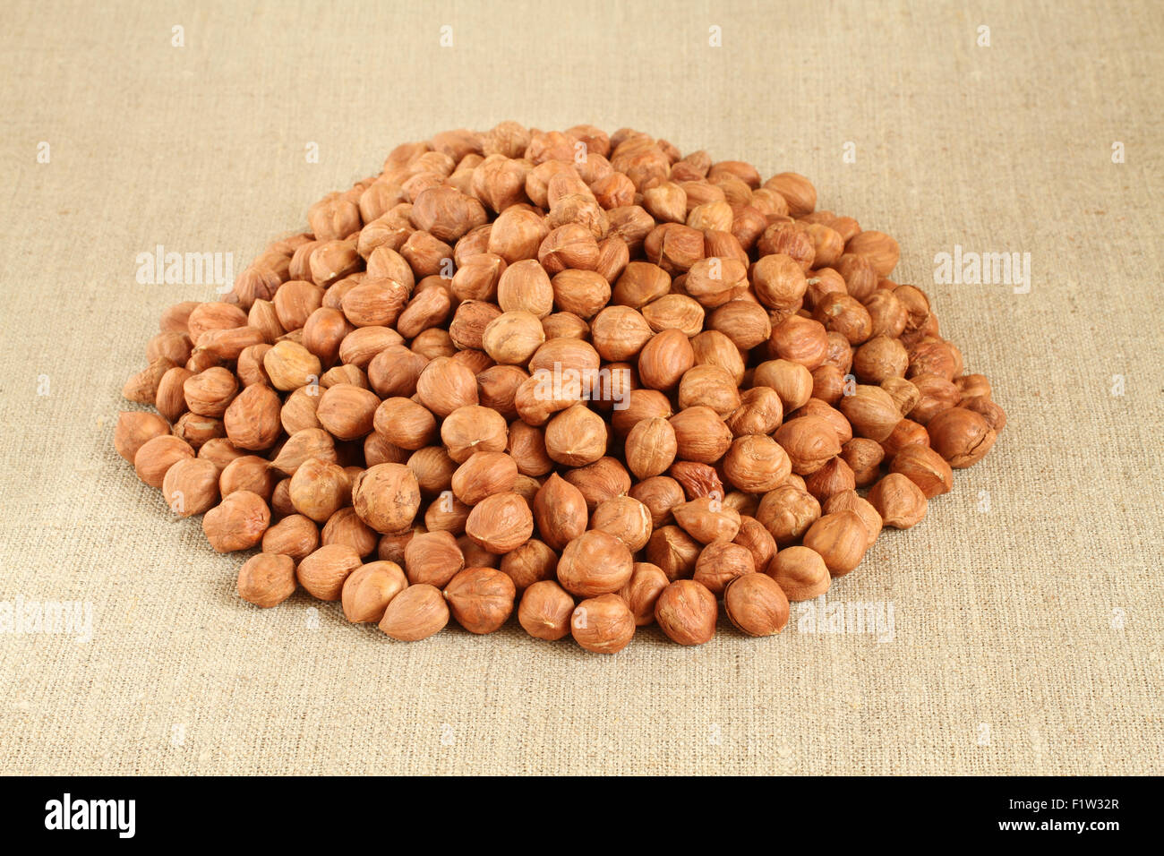 Hazelnuts on linen cloth Stock Photo - Alamy
