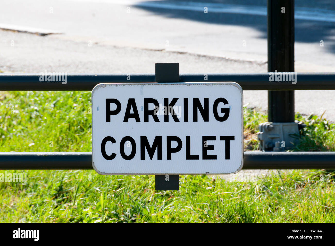 Car park full hi-res stock photography and images - Alamy