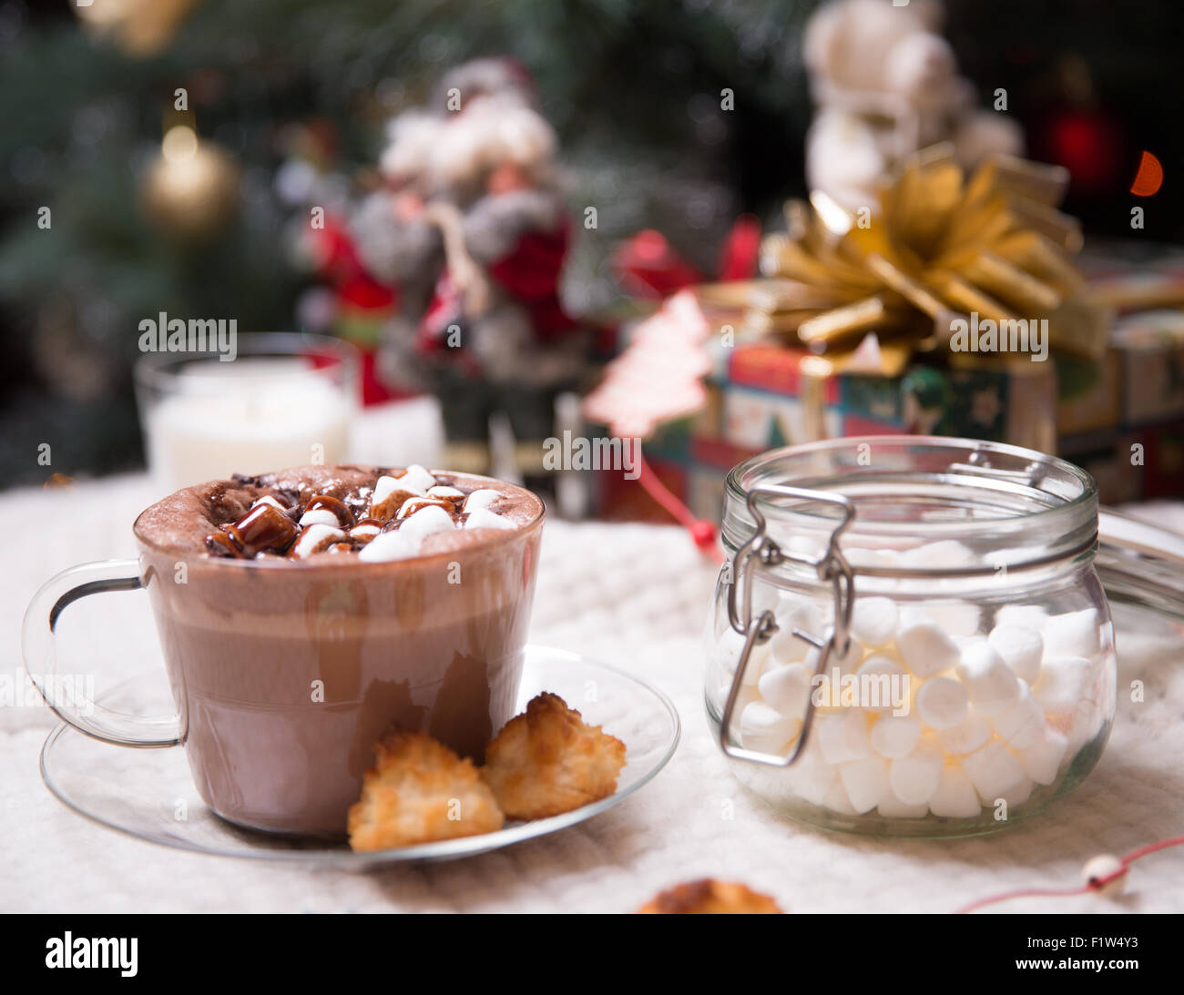cup of cocoa Stock Photo - Alamy