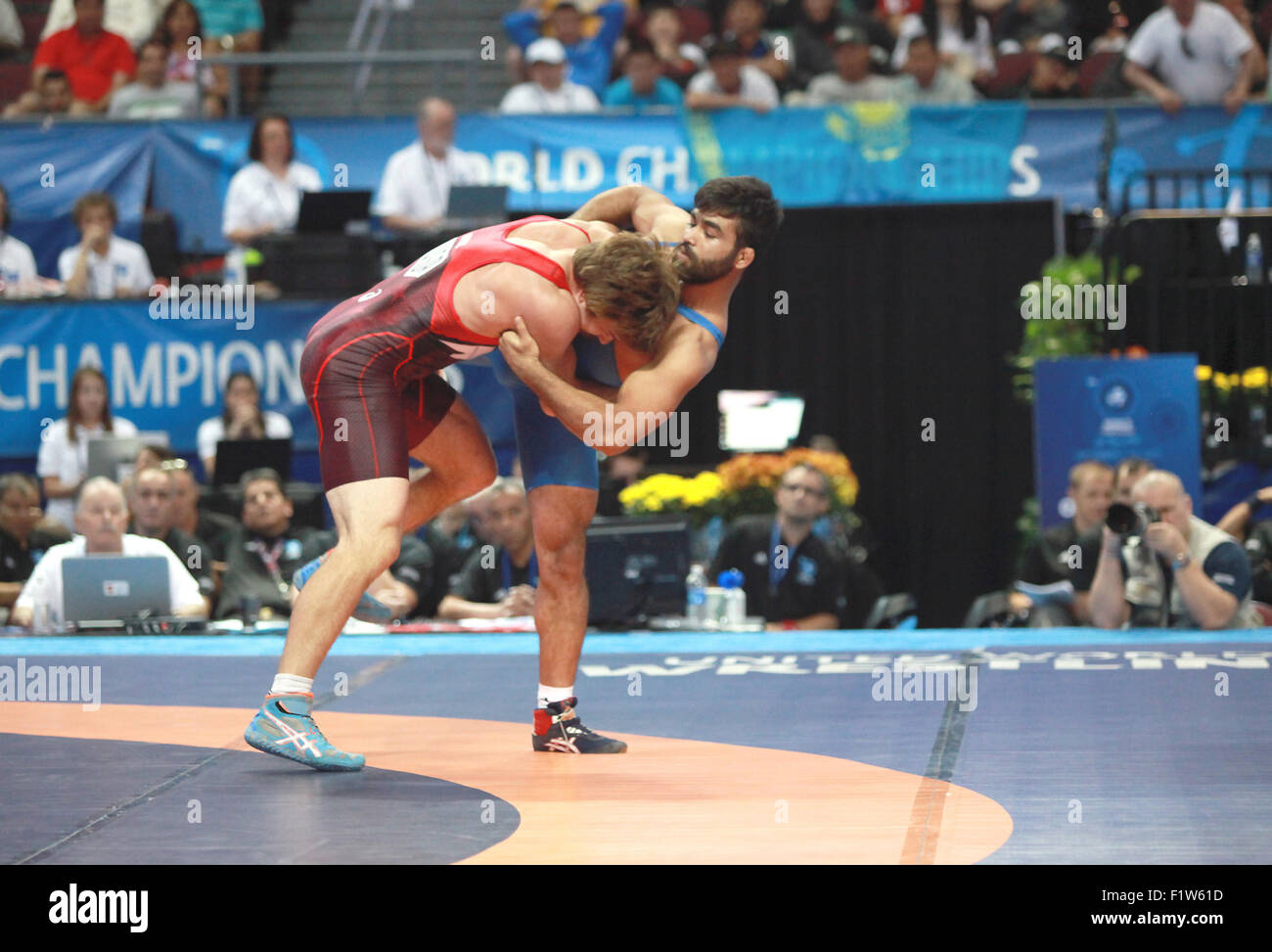 Las Vegas, Nevada, USA. 7th Sep, 2015. USA Andy Bisek defeats India's ...