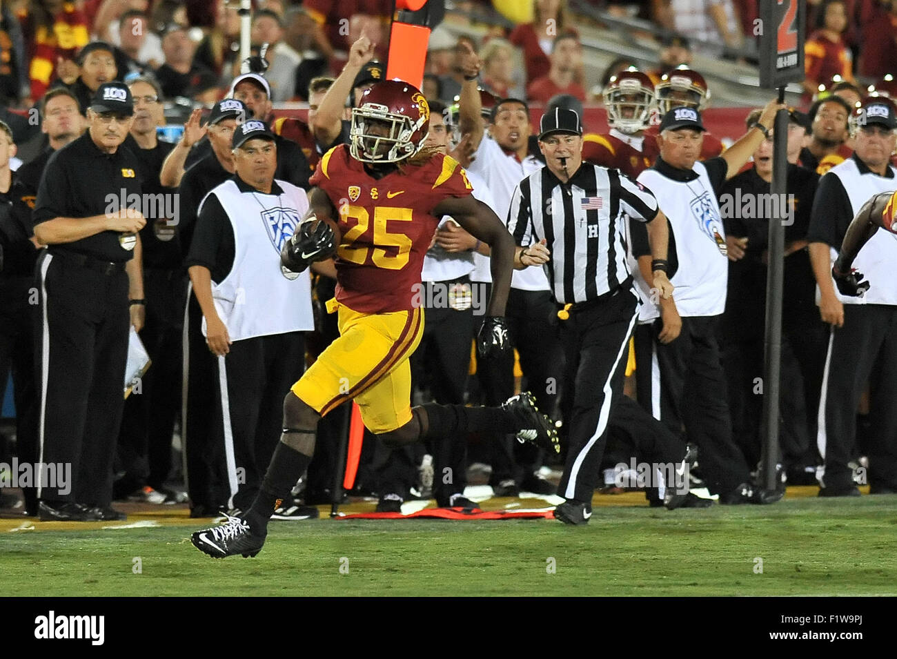 Los Angeles, CA, USA. 5th Sep, 2015. USC Trojans running back Ronald ...