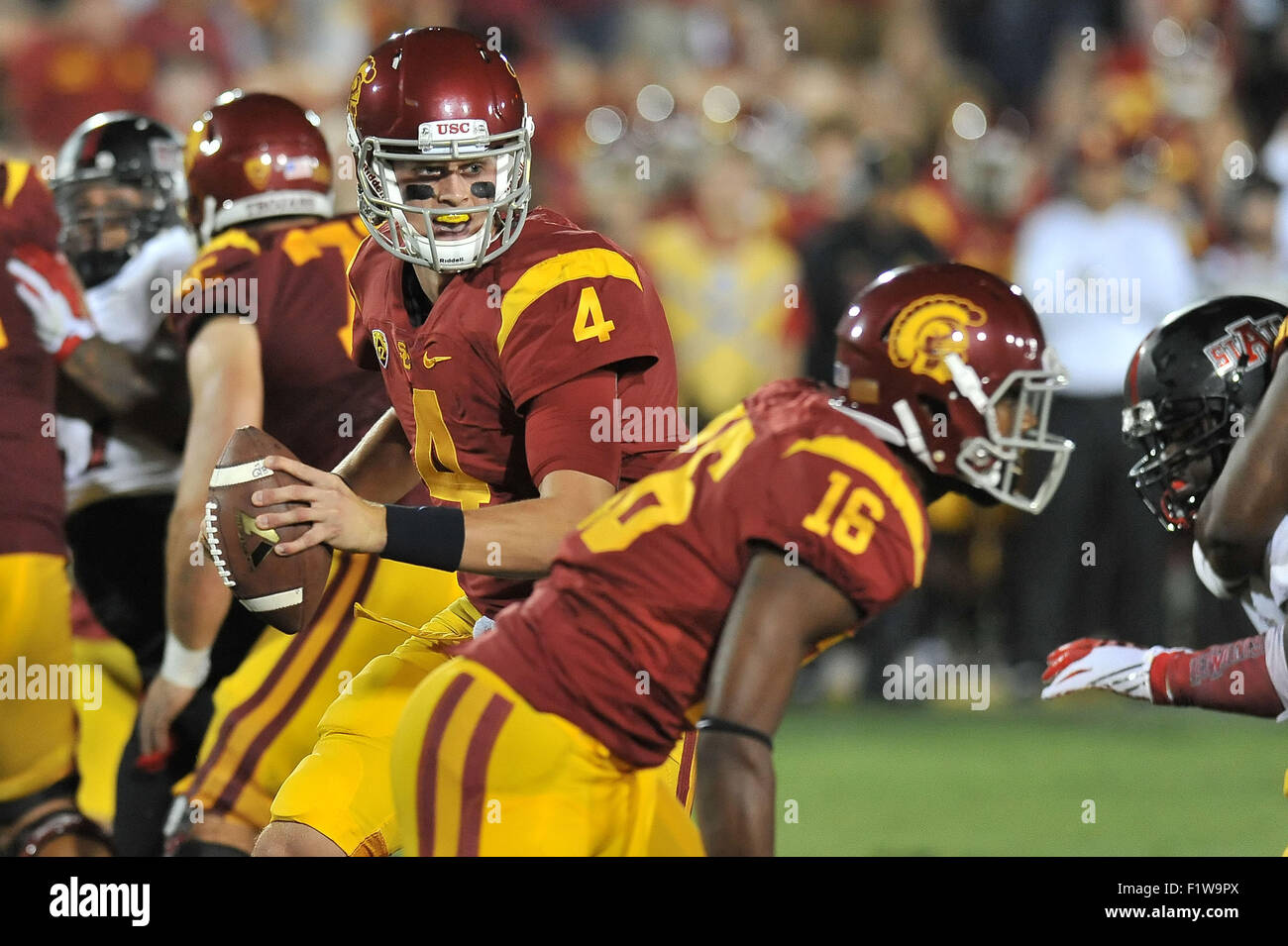 Los Angeles, CA, USA. 5th Sep, 2015. USC Trojans quarterback Max Browne ...