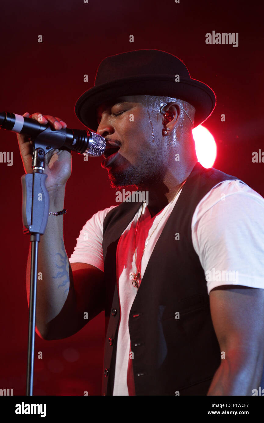 Ne yo on stage at the f hi-res stock photography and images - Alamy