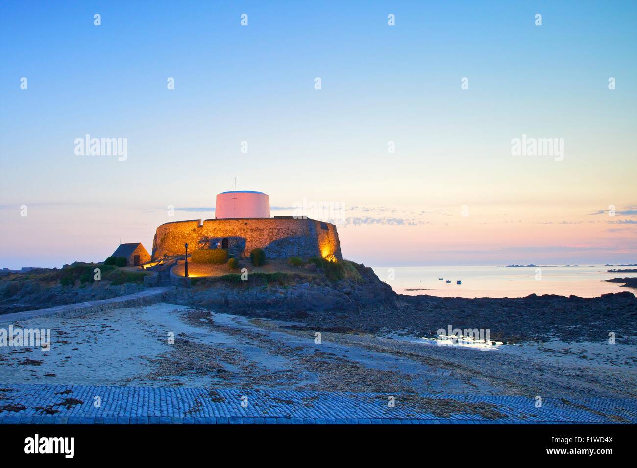 Fort Grey, Rocquaine Bay, Guernsey, Channel Islands Stock Photo - Alamy