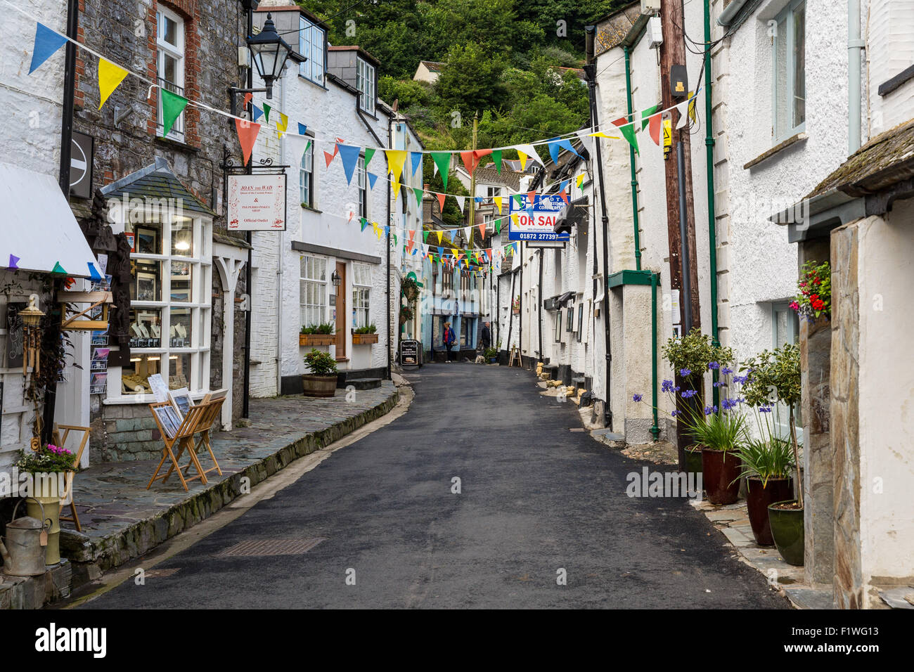 Tiny lanes in Polperro, Cornwall, UK Stock Photo - Alamy