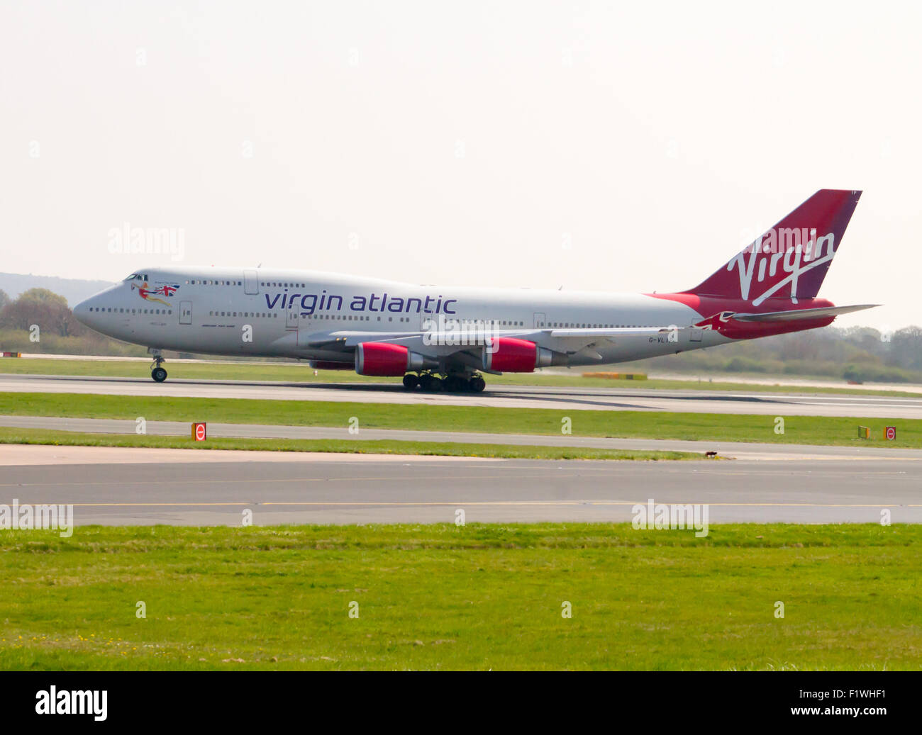 Virgin Atlantic Boeing 747 Taking Off Stock Photos & Virgin Atlantic ...