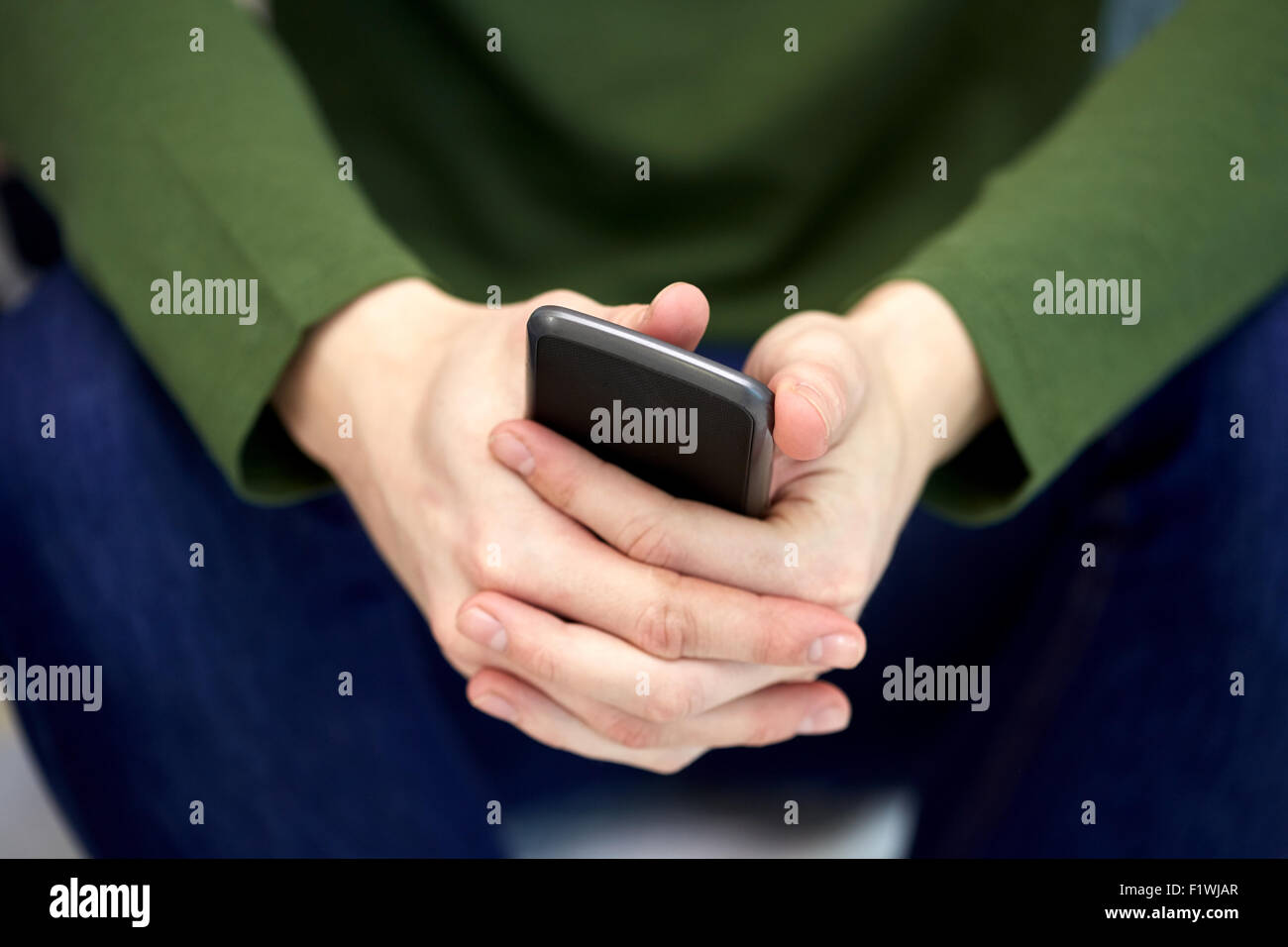 close up of male hands with smartphone Stock Photo - Alamy