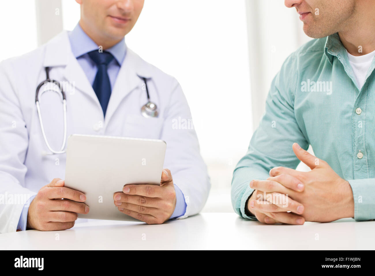 Doctor hands tablet technology hi-res stock photography and images - Alamy