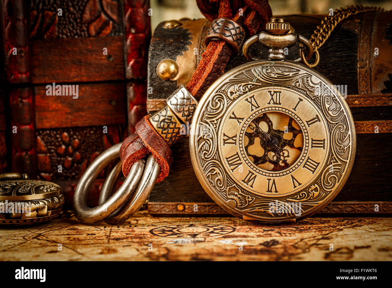 Vintage Antique pocket watch. Vintage grunge still life Stock Photo - Alamy