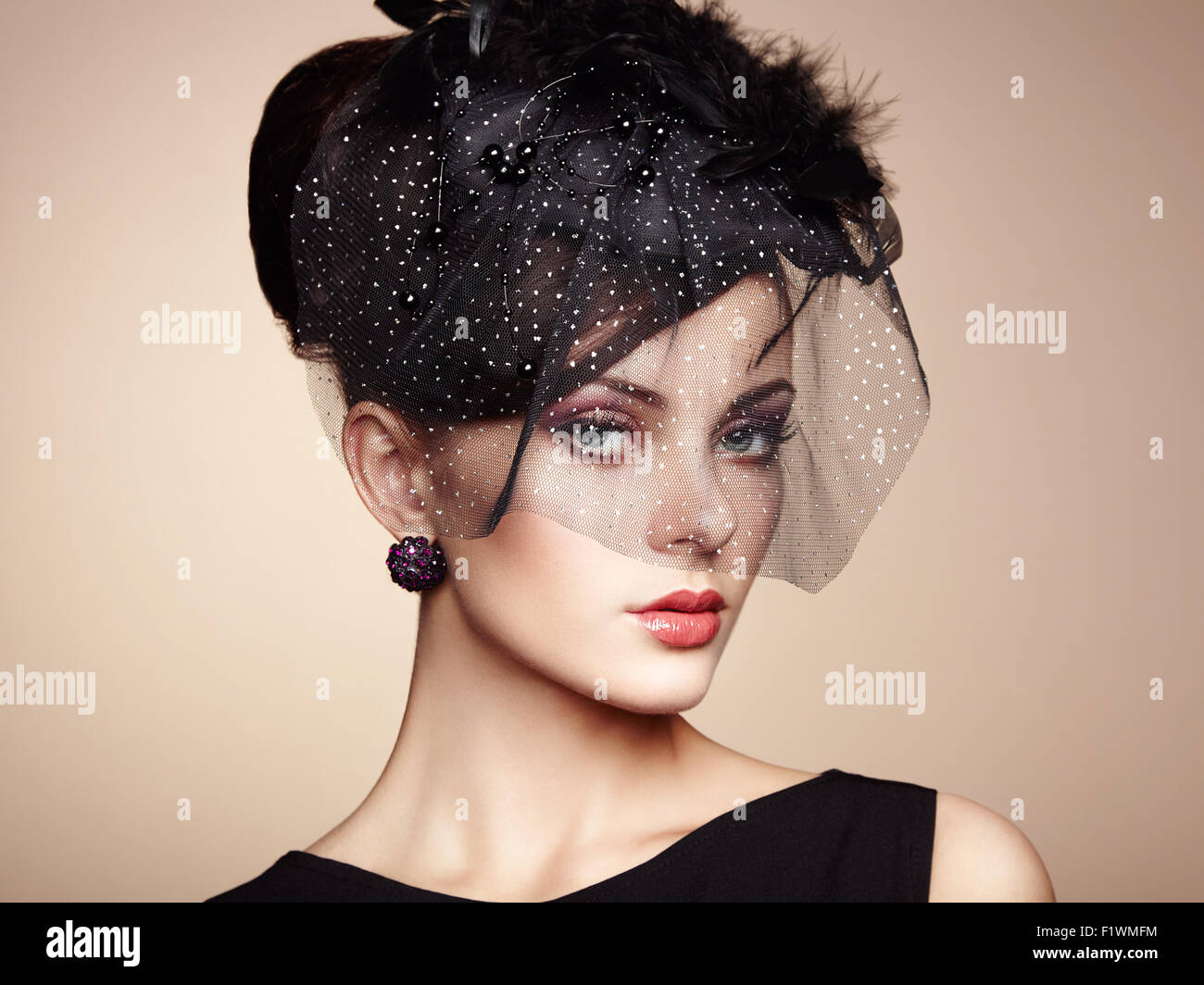 Woman of style hi-res stock photography and images - Alamy