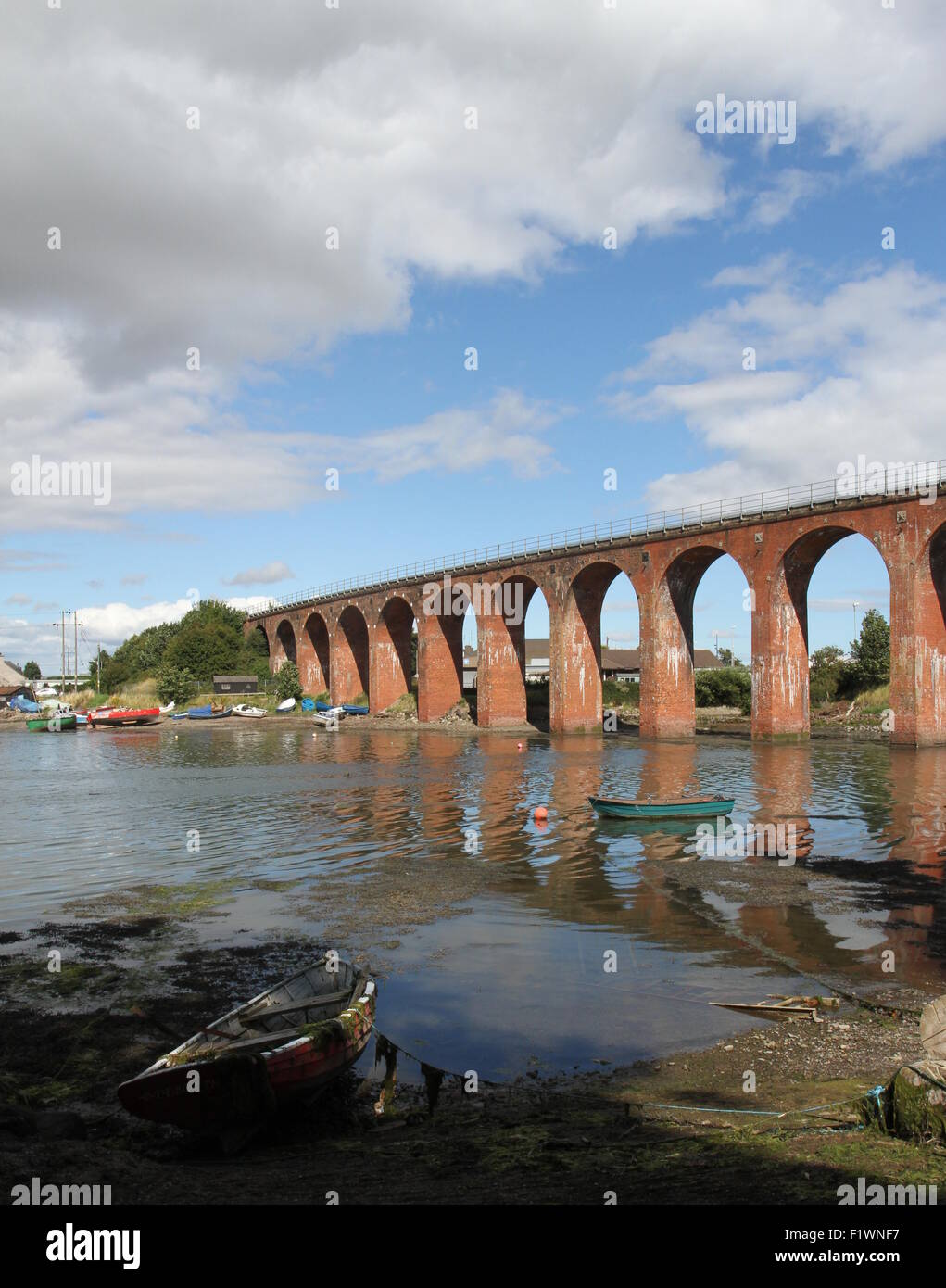 Brick viaduct hi-res stock photography and images - Alamy