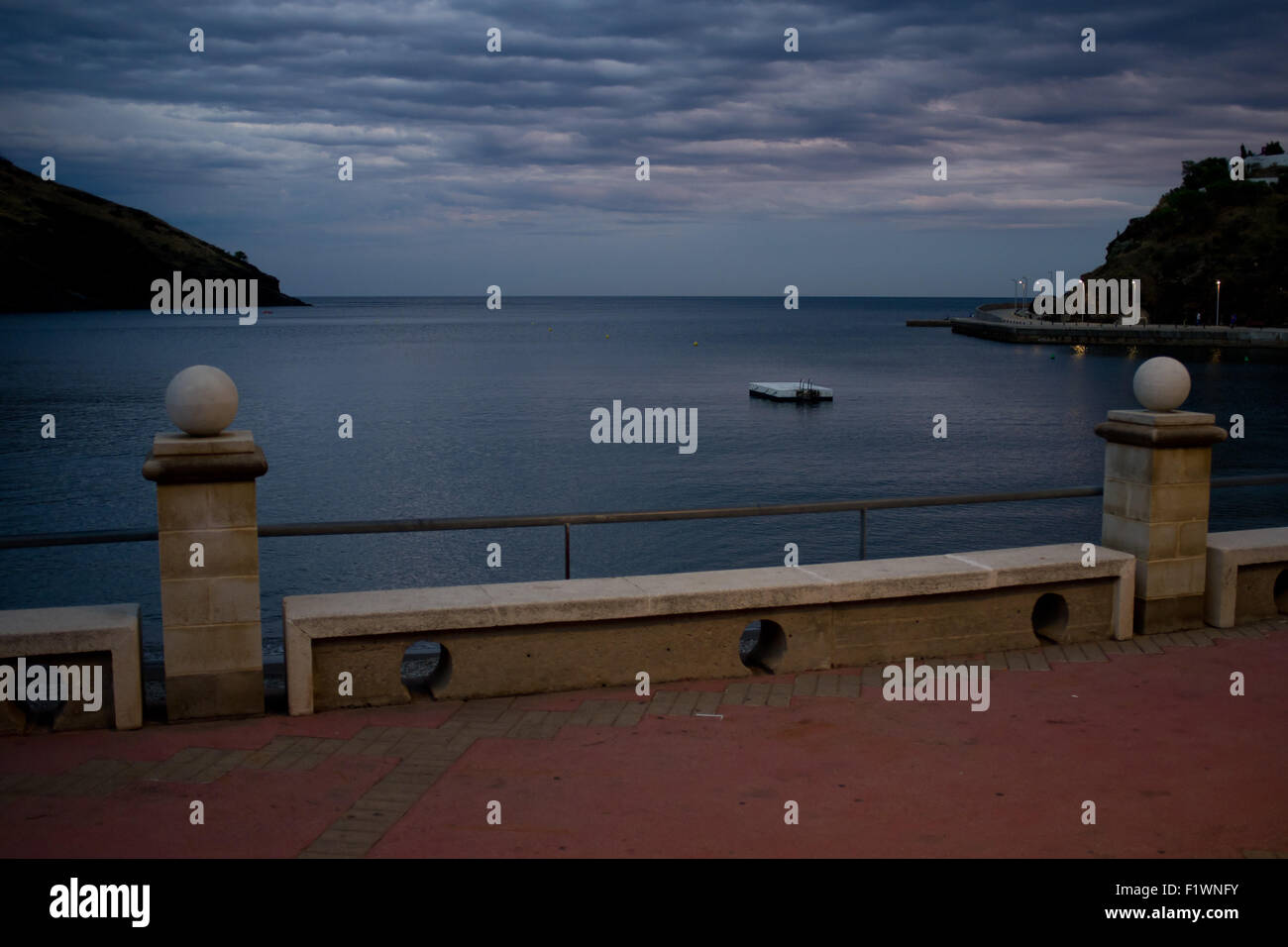 Platform promenade hi-res stock photography and images - Alamy