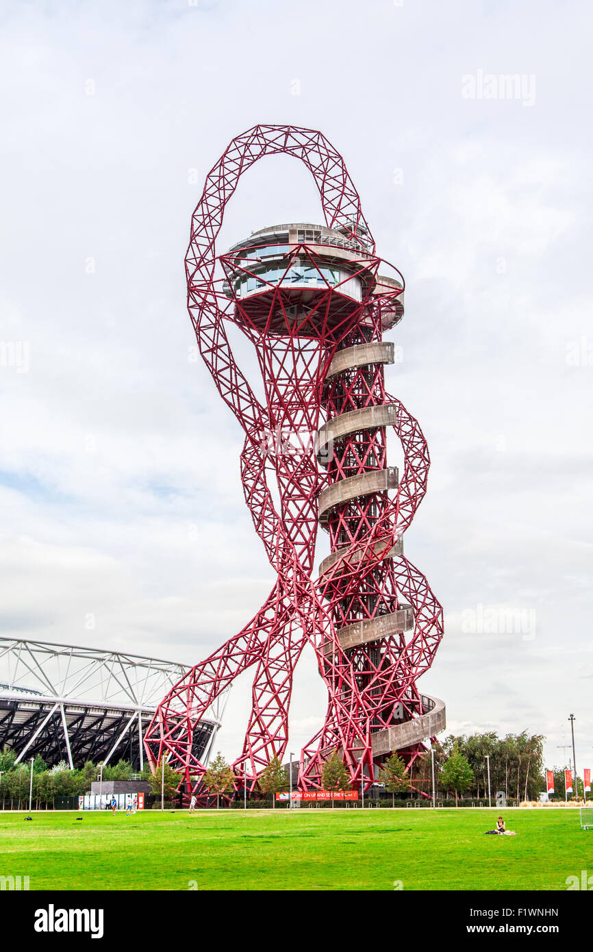 Arcelor Mittal Orbit tower in the 2012 London Olympic park, Stratford ...