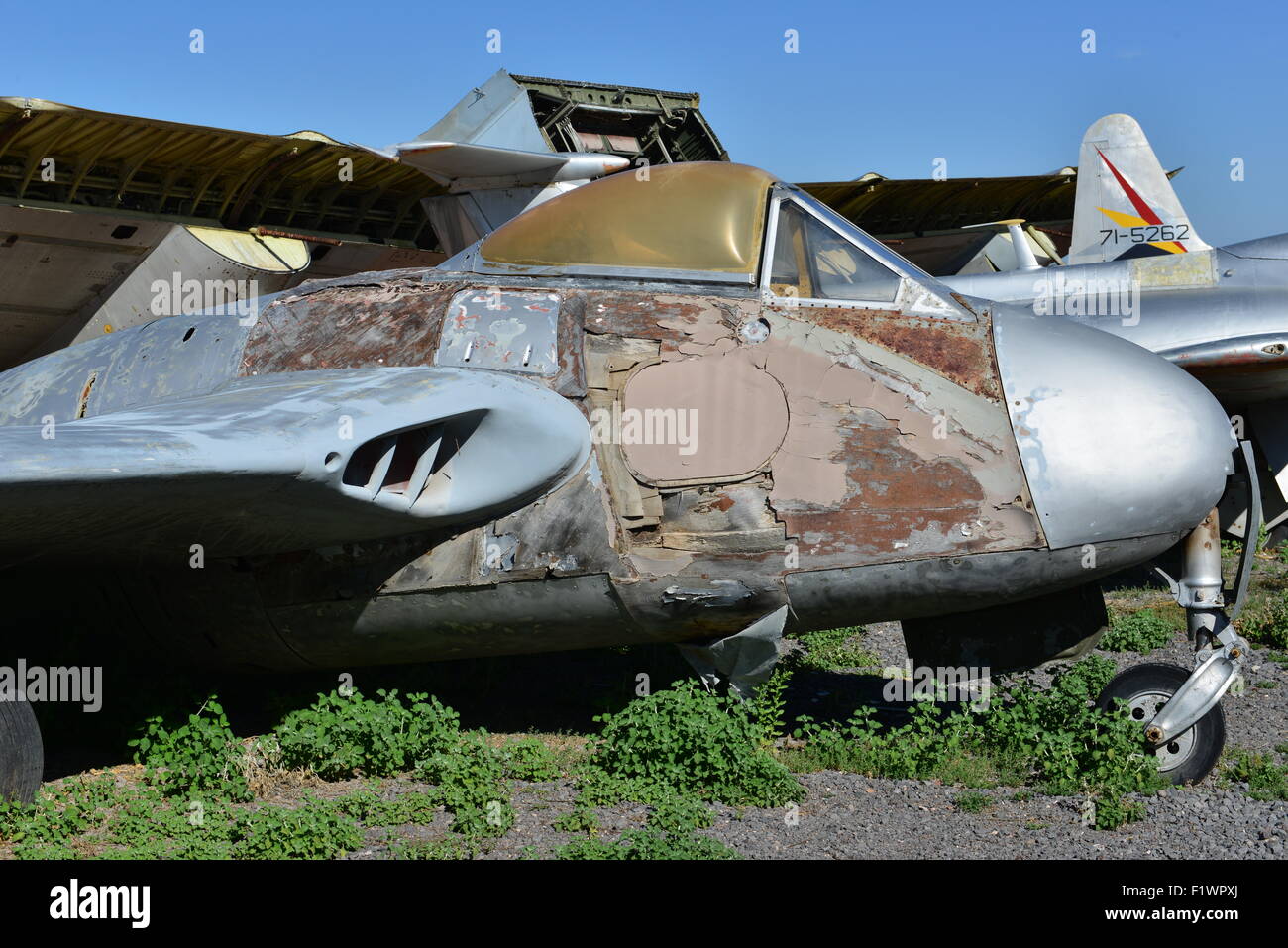 An aircraft graveyard in the Arizona desert Stock Photo - Alamy