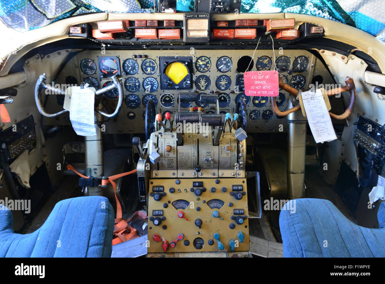 Martin airliner hi-res stock photography and images - Alamy