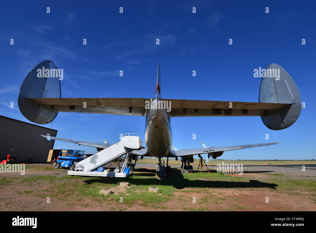 1950s general macarthur hi-res stock photography and images - Alamy