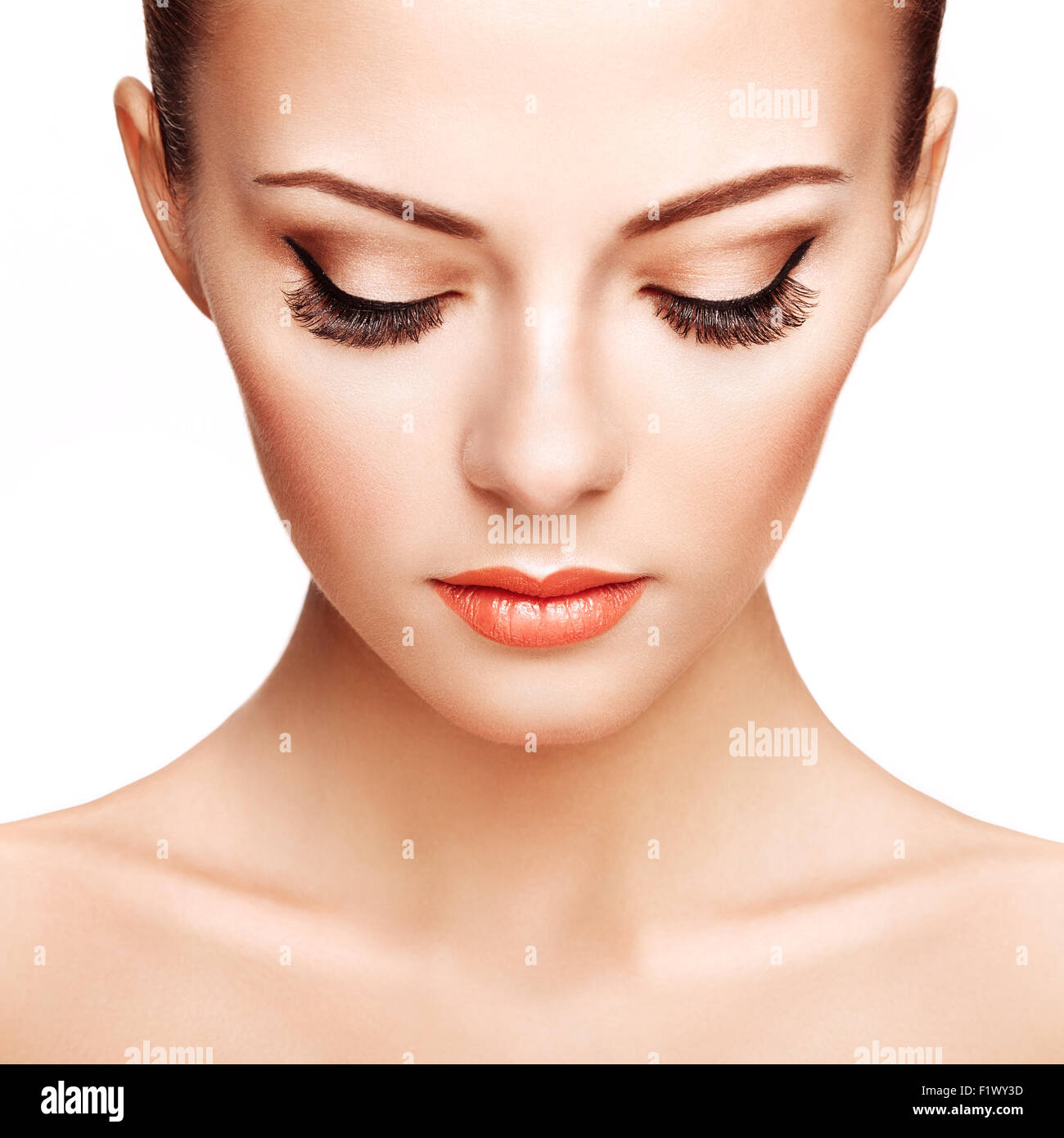 Beautiful woman face. Perfect makeup. Beauty fashion Stock Photo - Alamy