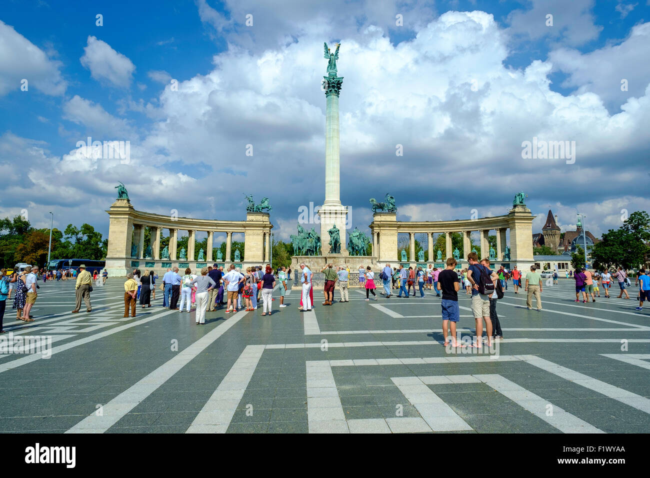 MILLENNIUM MONUMENT IN HEROES SQUARE BUDAPEST, WITH TOURISTS. HUNGARY ...