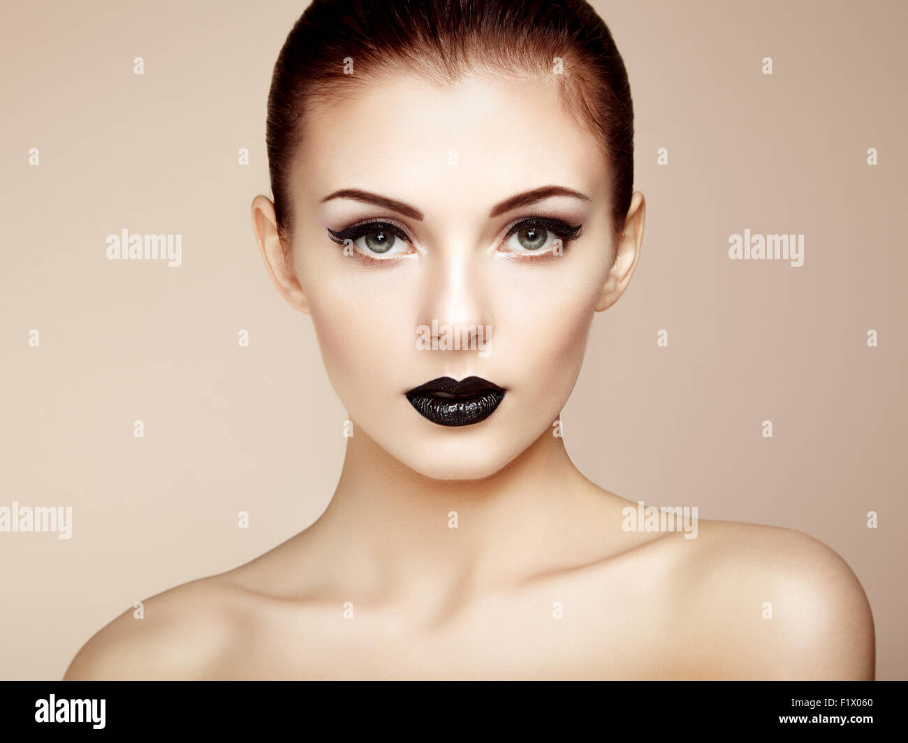 Beautiful woman with perfect makeup. Beauty portrait. Fashion photo ...