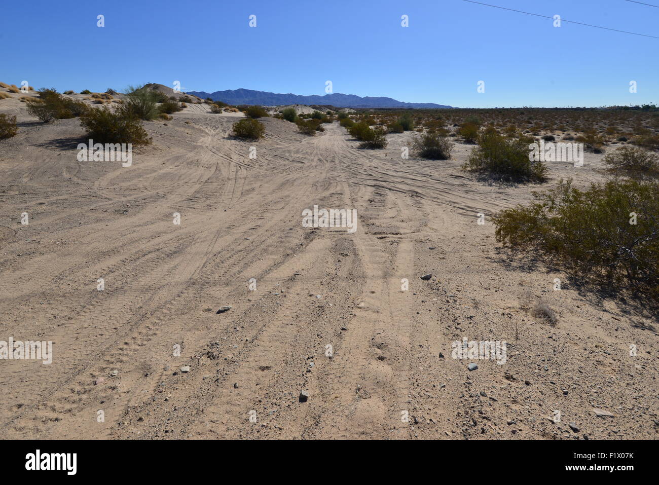 A dirt track in the desert at Lake Havasu Stock Photo - Alamy