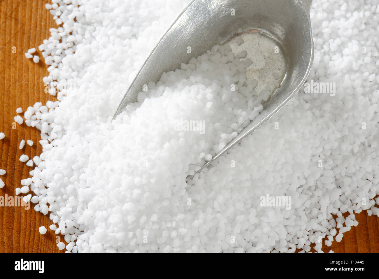 scoop of coarse sea salt Stock Photo - Alamy