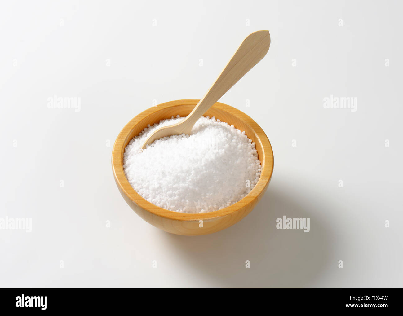 Coarse grained salt in wooden bowl Stock Photo - Alamy