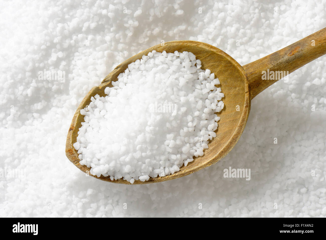 overhead view of teaspoon with coarse grain salt Stock Photo - Alamy
