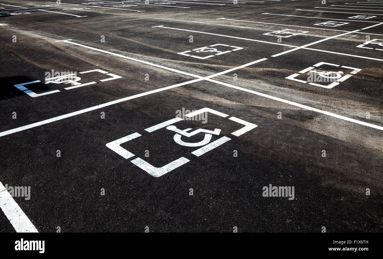 Reserved Parking Signs High Resolution Stock Photography and Images - Alamy