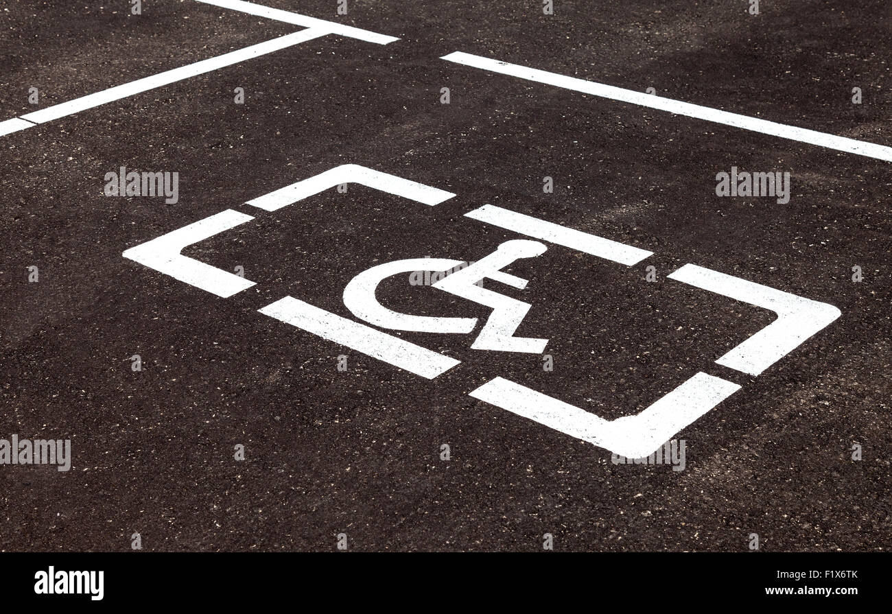 Reserved Parking Signs High Resolution Stock Photography and Images - Alamy