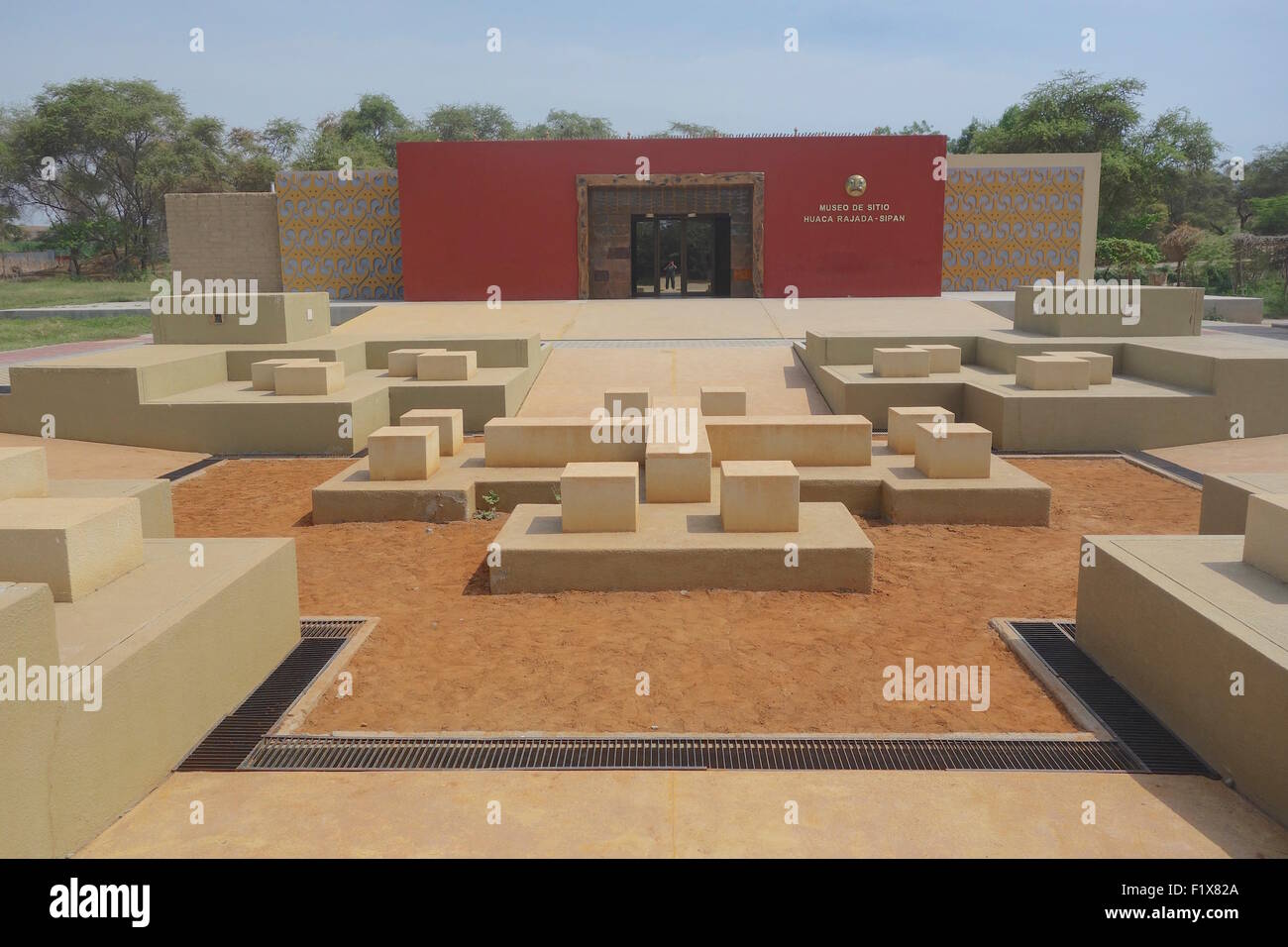 Museum of the royal tombs of sipan hi-res stock photography and images ...