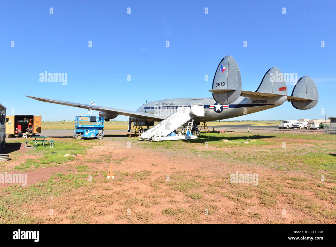 Constellation airliner hi-res stock photography and images - Alamy