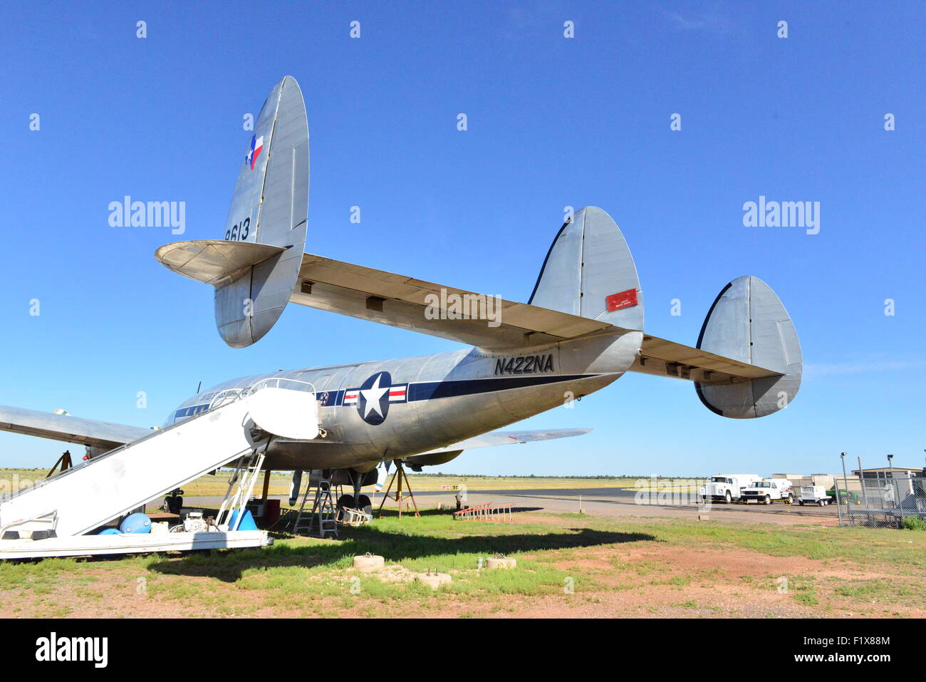 1950s general macarthur hi-res stock photography and images - Alamy