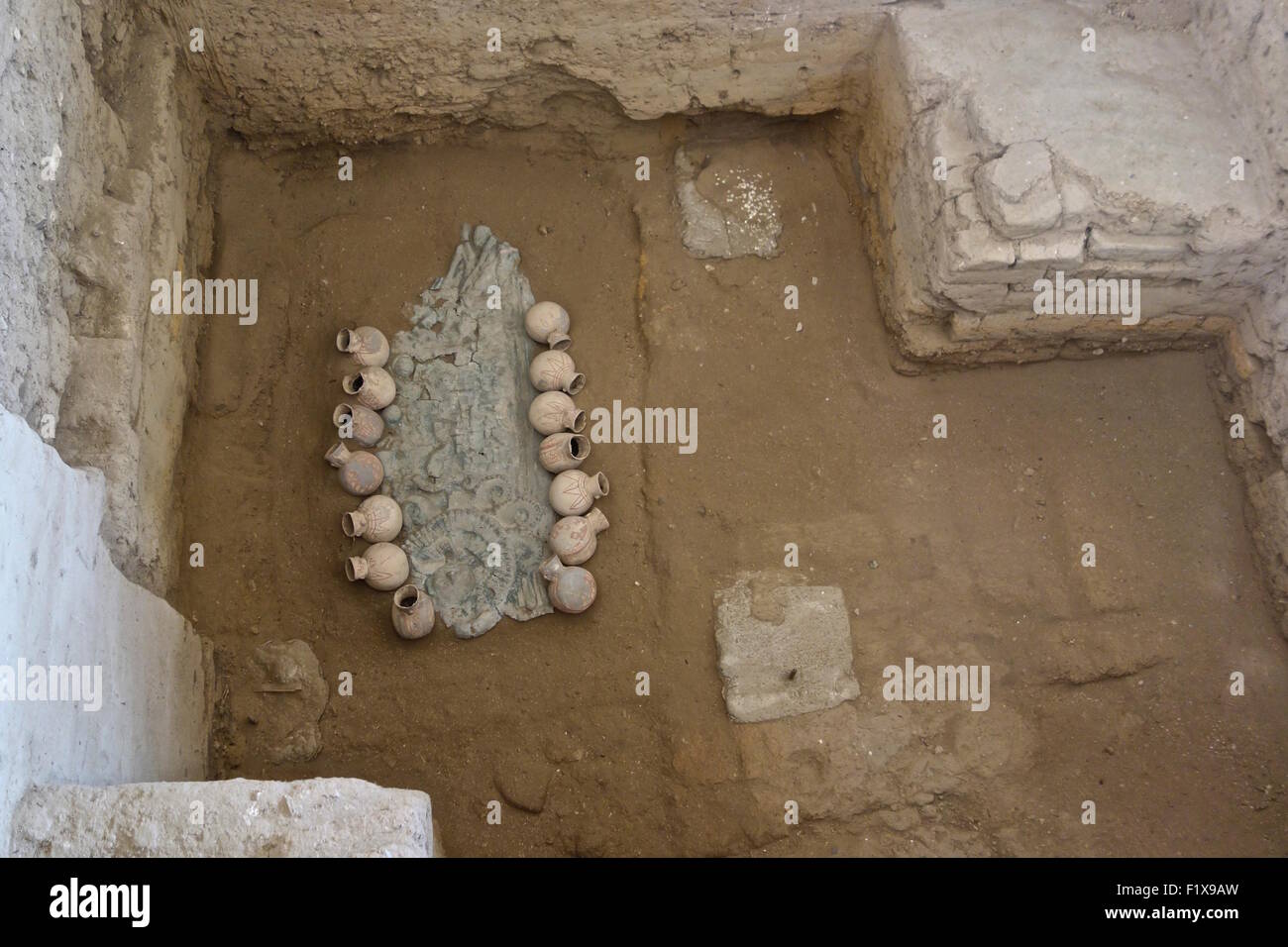 Lord of sipan tomb hi-res stock photography and images - Alamy