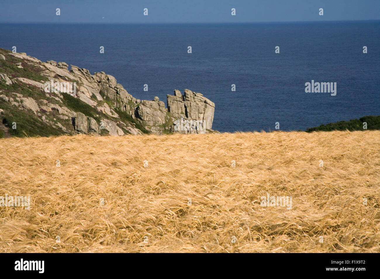 Cliff field hi-res stock photography and images - Alamy