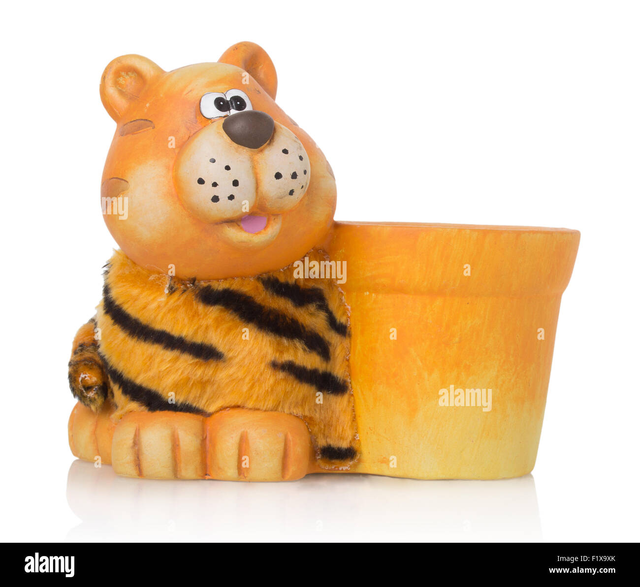 Flowers terracotta pot hi-res stock photography and images - Alamy