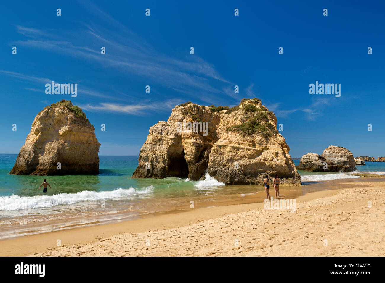 Algarve beaches hi-res stock photography and images - Alamy