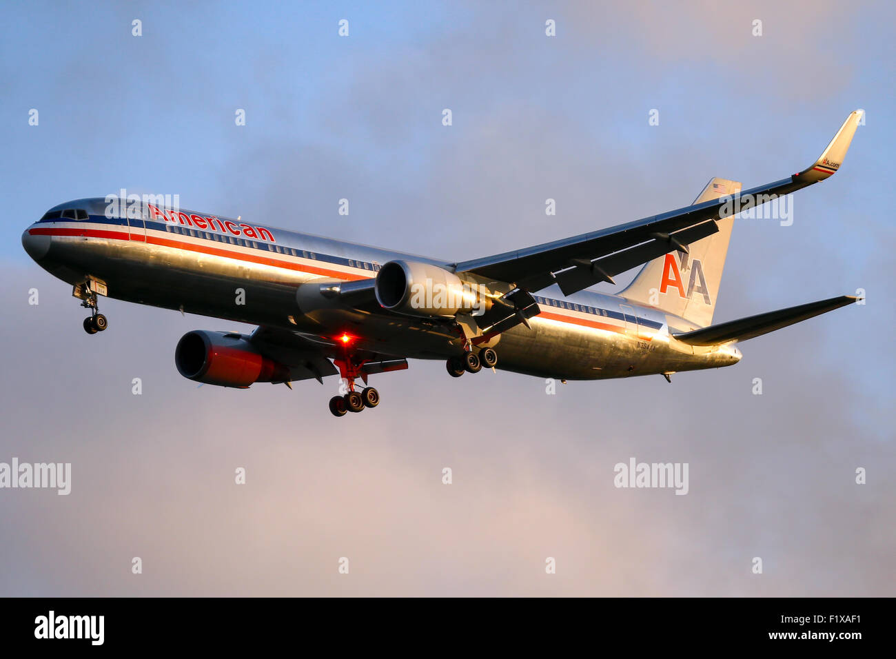 American airlines boeing 767 300 aircraft hi-res stock photography and ...