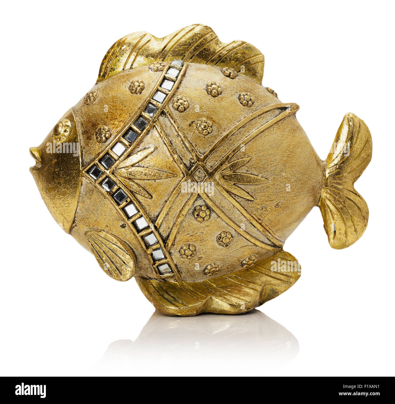 Golden fish sculpture hi-res stock photography and images - Alamy