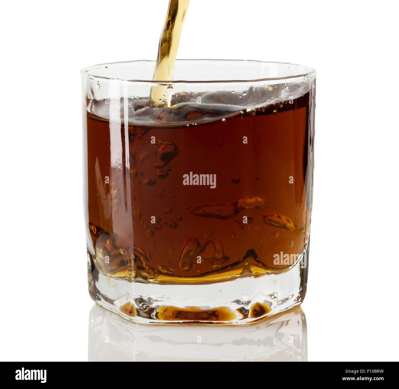 Whiskey pouring glass hi-res stock photography and images - Alamy