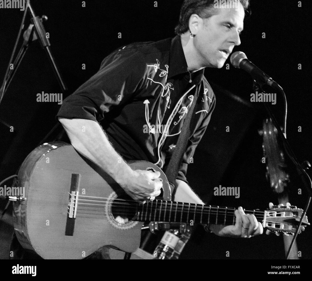 Singer joey burns hi-res stock photography and images - Alamy