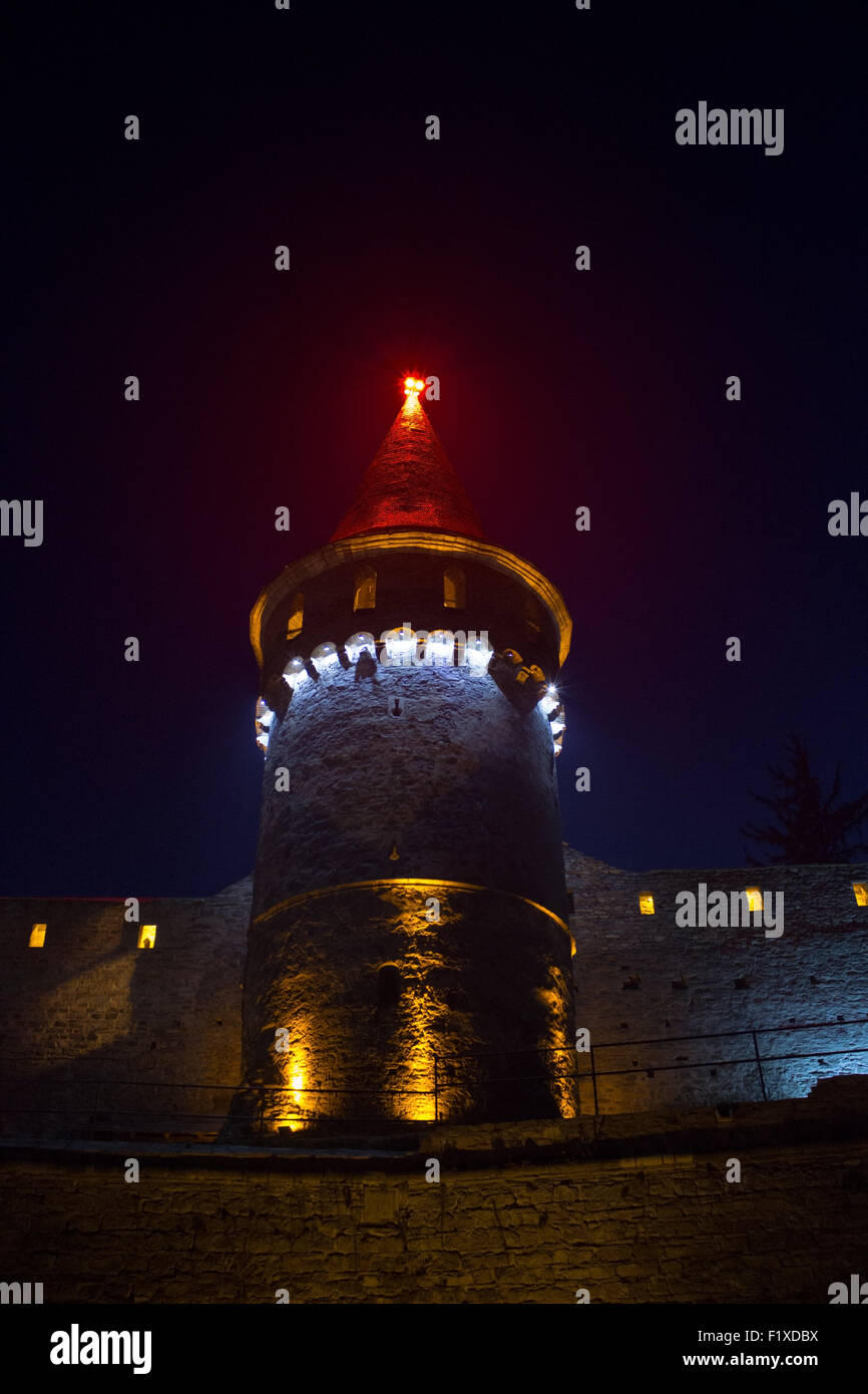 Night view of the Old Castle Stock Photo - Alamy