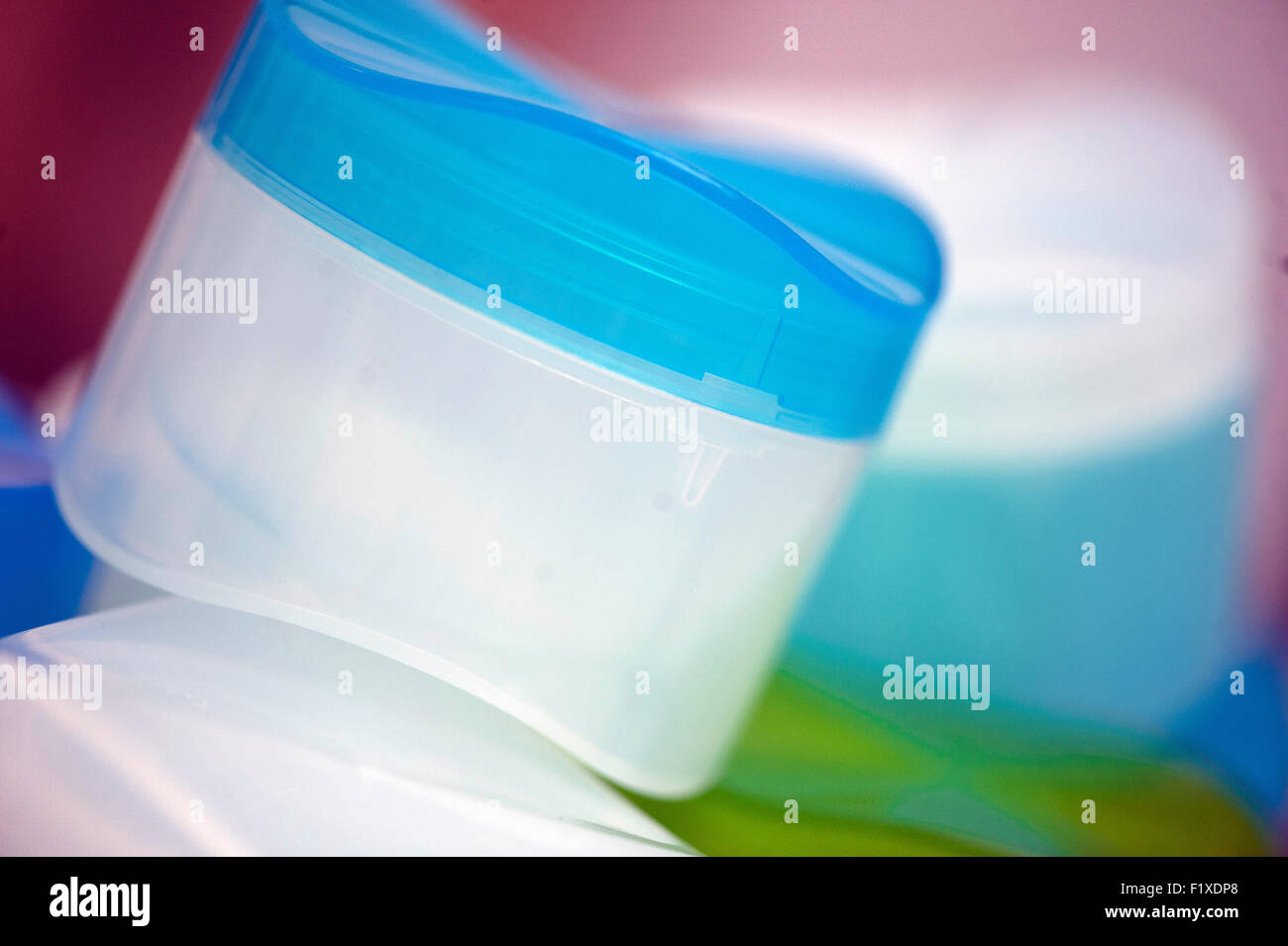 Apparatus containers lab laboratory hi-res stock photography and images ...