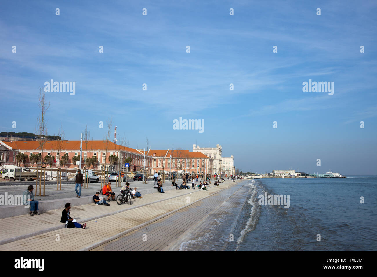 Lisbon river hi-res stock photography and images - Alamy