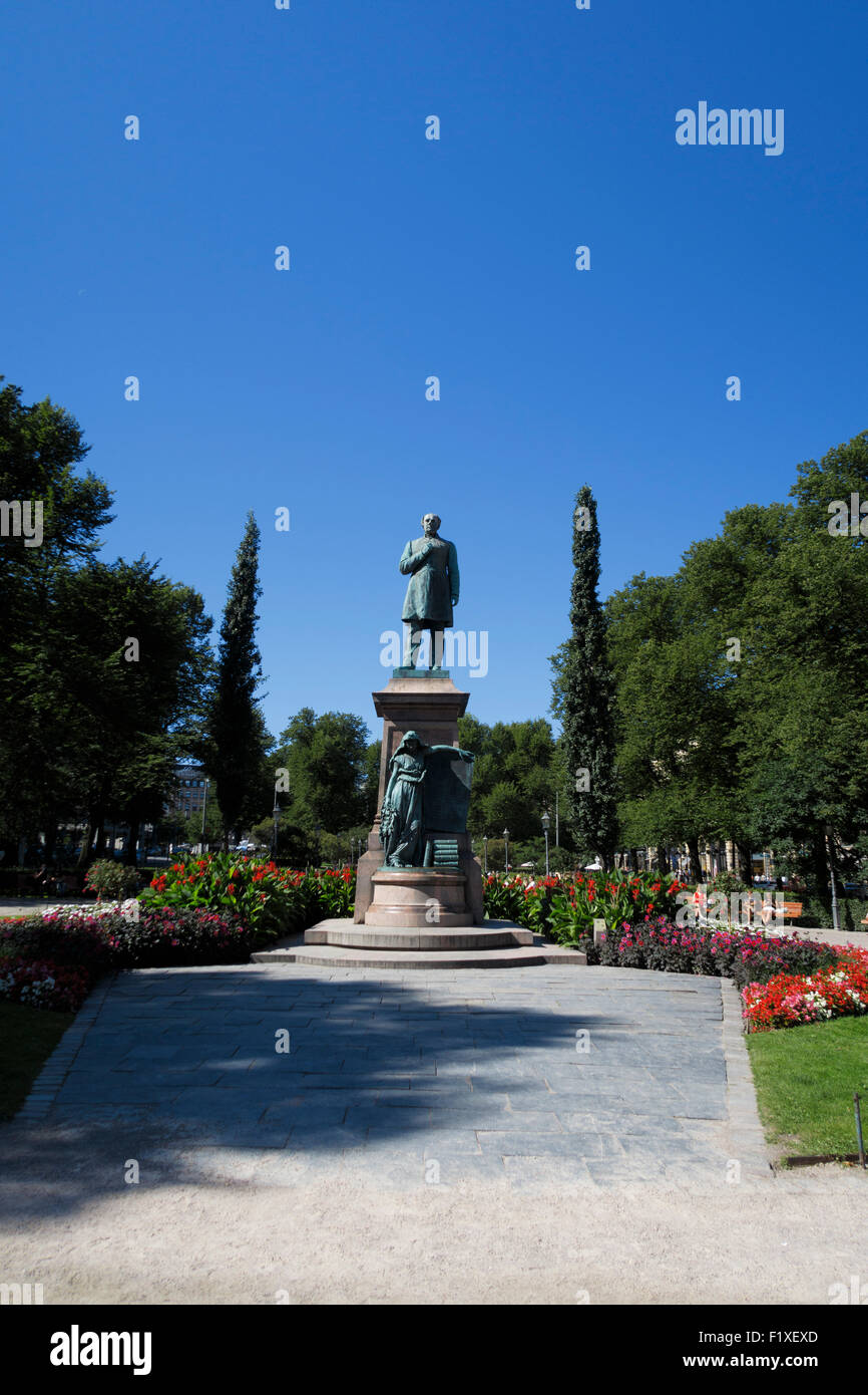 Johan Ludvig Runeberg statue at the Esplanadi Park in Helsinki, Finland ...