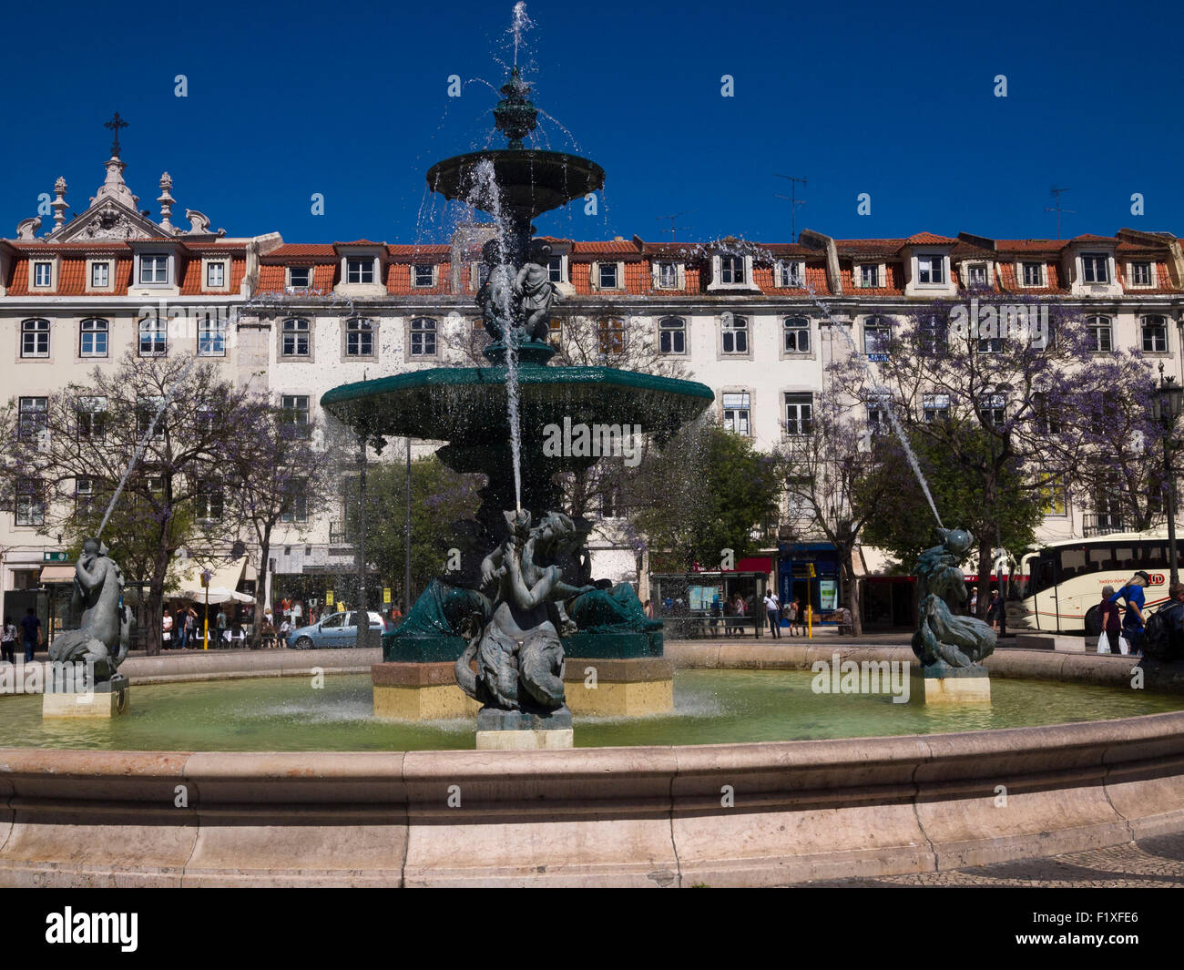 Lisboa rossio hi-res stock photography and images - Alamy