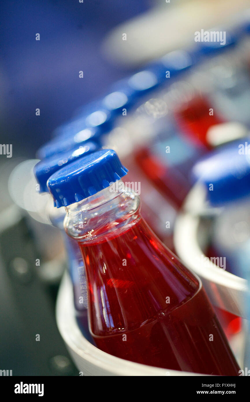 Bottling machine hi-res stock photography and images - Alamy