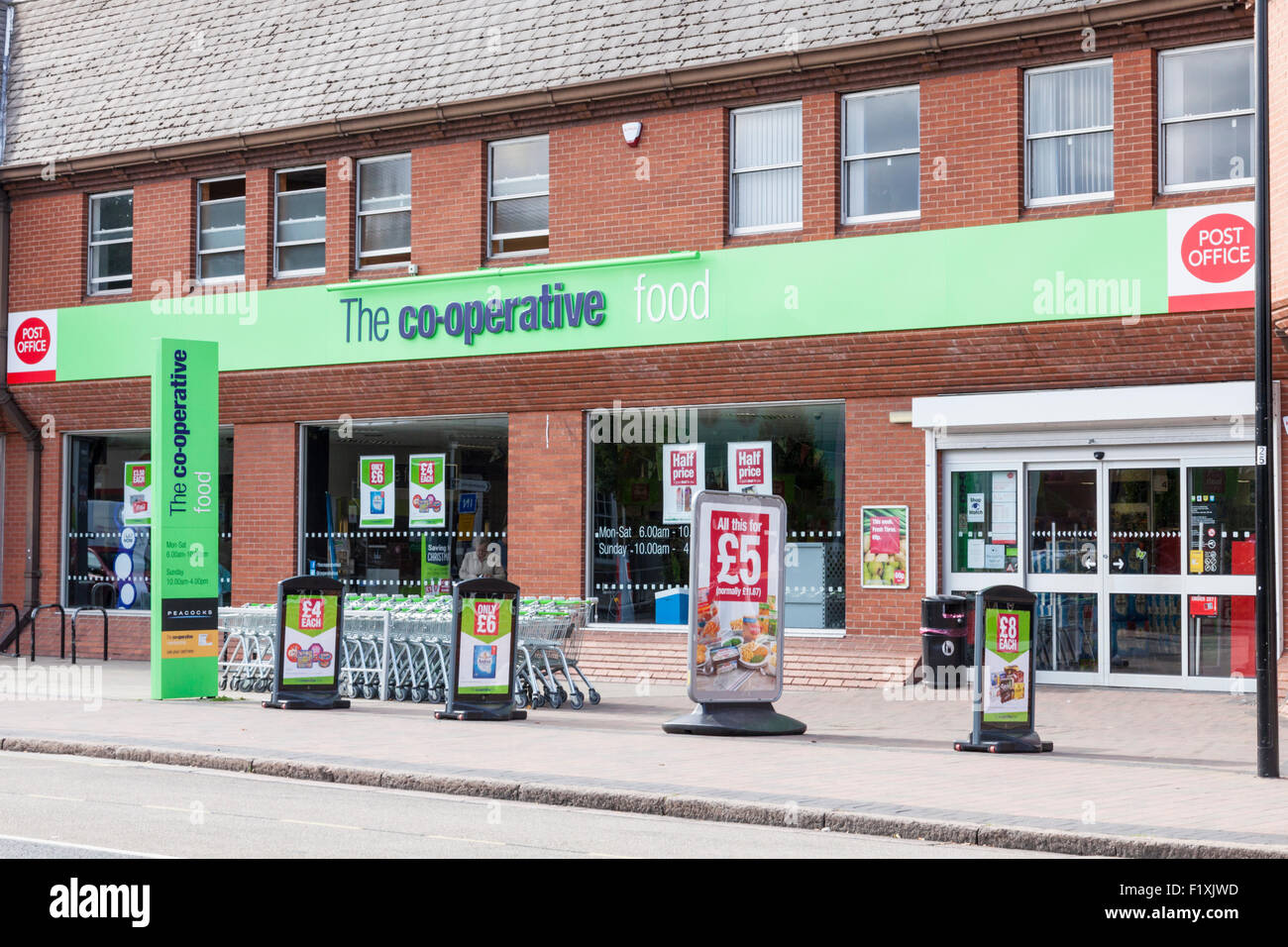 Co op food store hi-res stock photography and images - Alamy