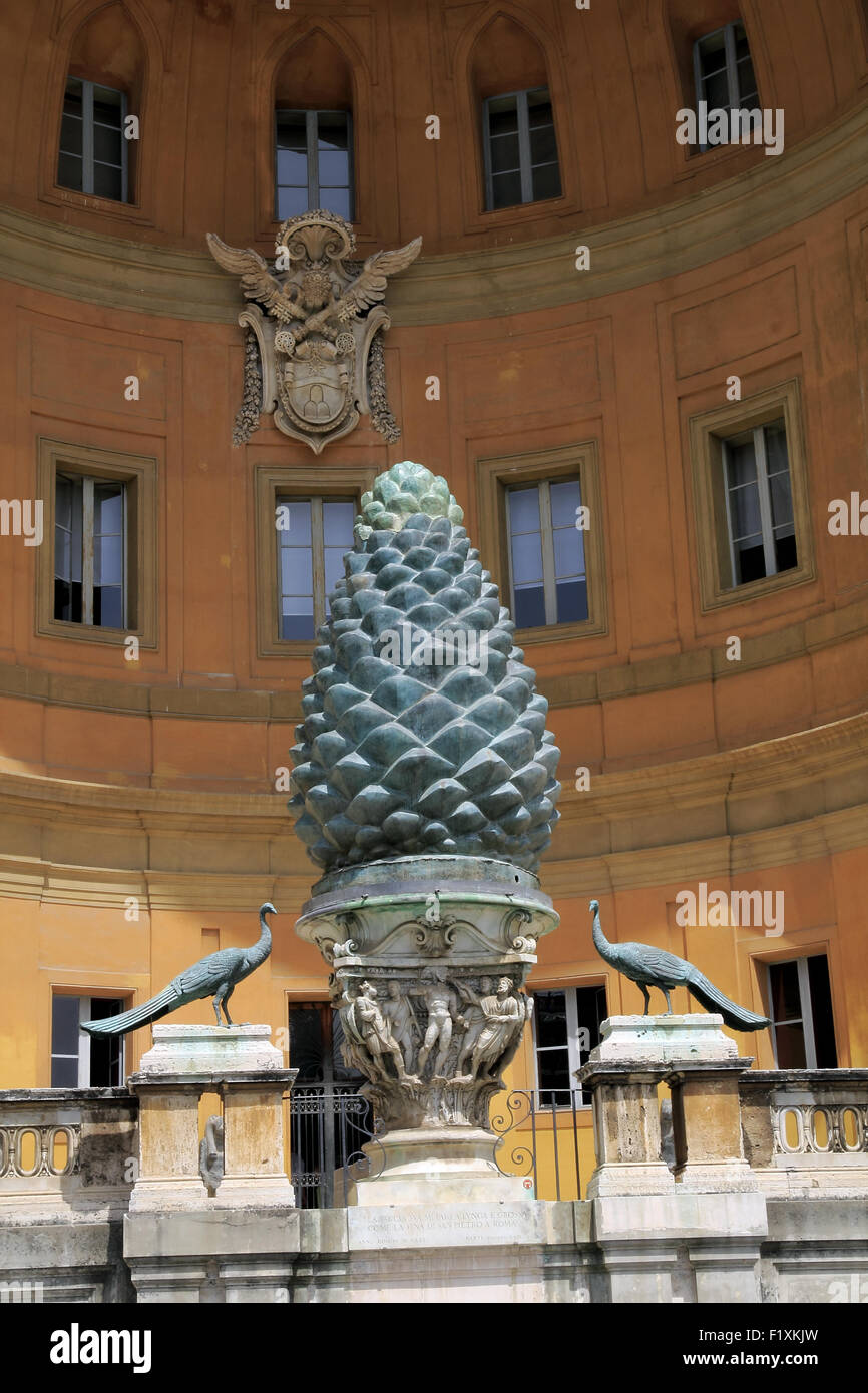 Cortile della pigna hi-res stock photography and images - Alamy
