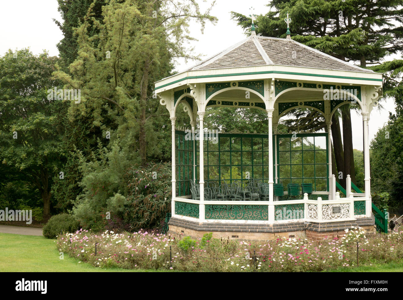 Bandstand in the pavilion gardens hi-res stock photography and images ...