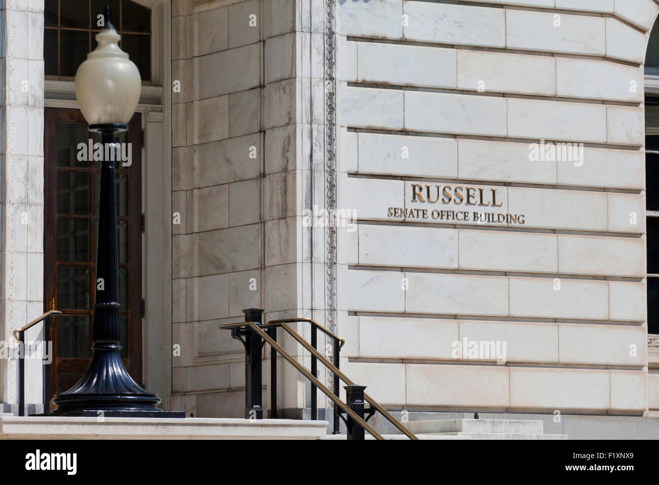Office building entrance hi-res stock photography and images - Alamy